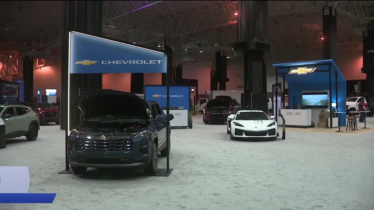 Cleveland Auto Show rolls back into town - YouTube