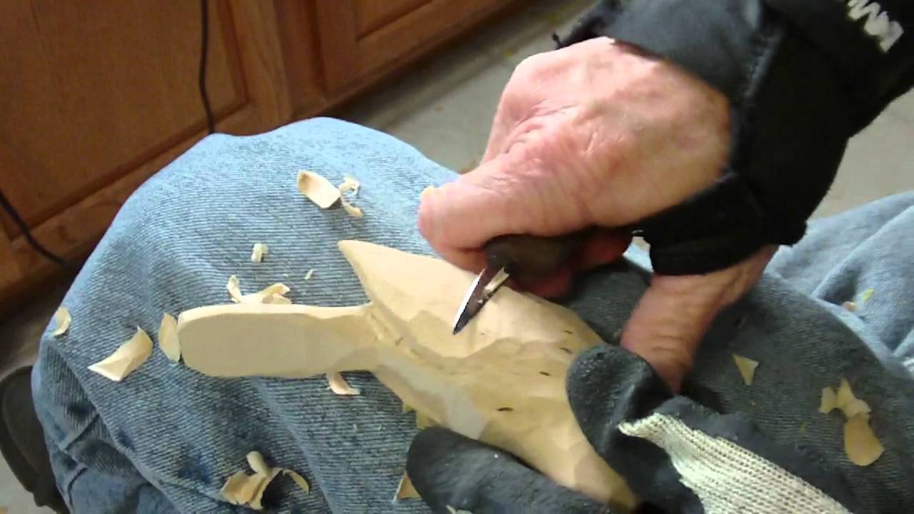 Carving The Simple Cardinal Part 4 - YouTube