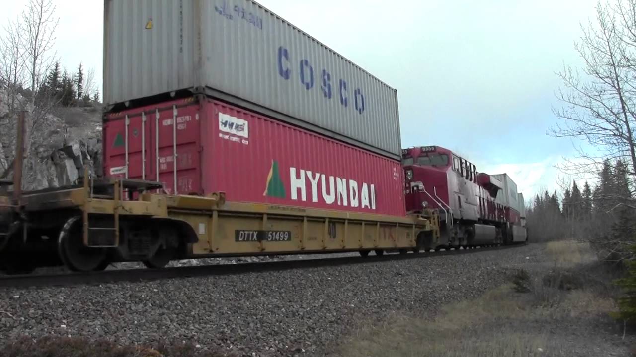 CP 8763 9623 & Mid DPU 9355 Leads CP 113 West At Gap AB - YouTube