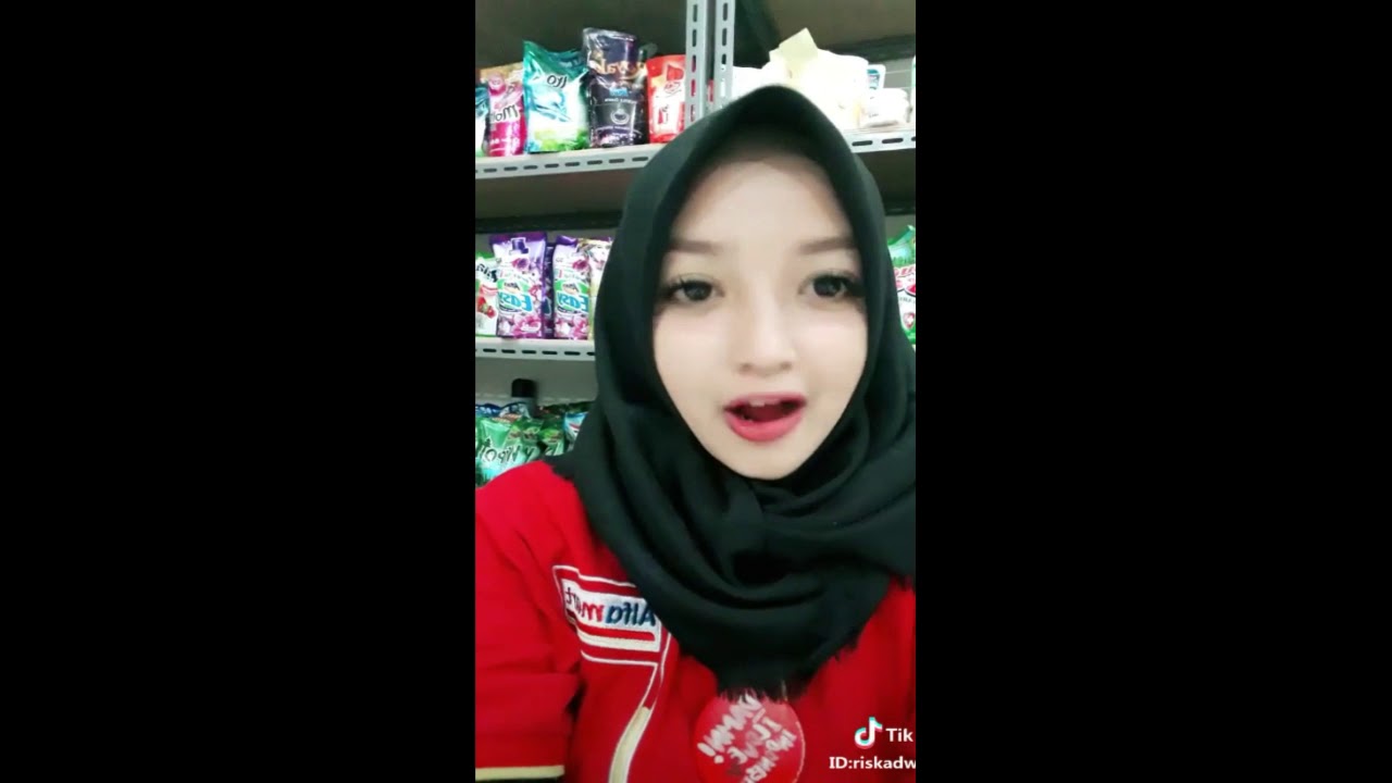 Kaka cantik ini ucapin Minal Aidin Walfaidzin, dimaafin ya teman teman - YouTube