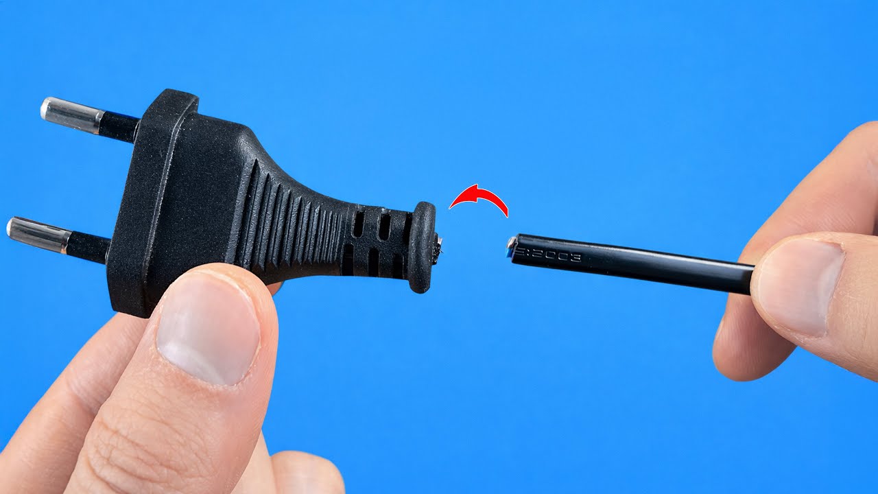 Don’t Throw Away Your Broken Electrical Plug 😱 ! Every House Needs It ...