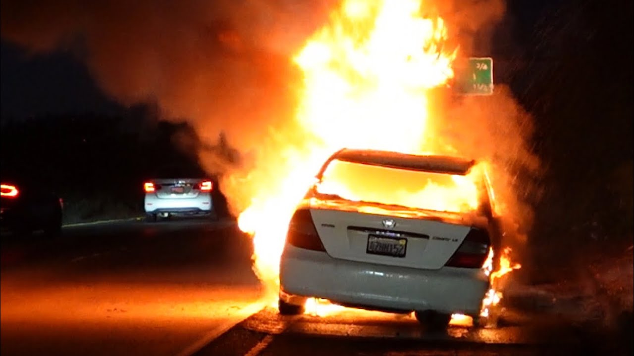 Toyota Camry car fire on 15 northbound freeway in San Diego, CA - YouTube