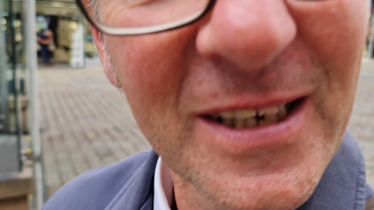 Free Speech Wrecking, Gritted Teeth Man Got Angry - YouTube