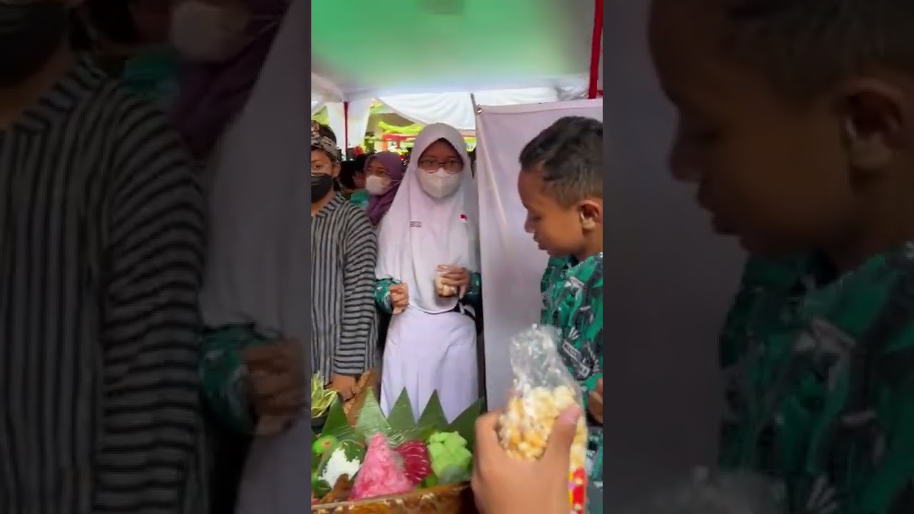 Bazar SMP N 01 Ungaran, Kelas 7F - YouTube