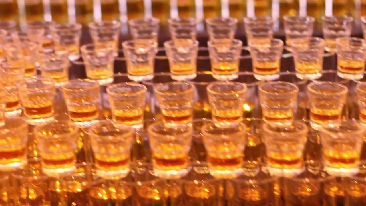 Huddle Sports Bar & Grill - the highlights of the Guinness World Record ...