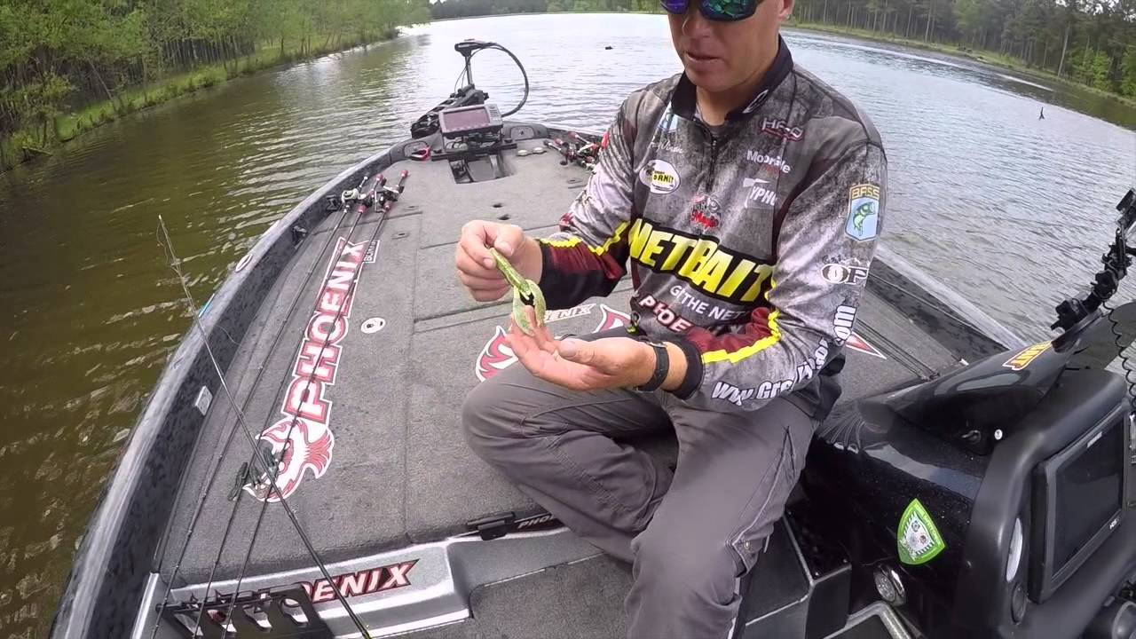 Swimming the NetBait Paca Craw with Greg Vinson - YouTube