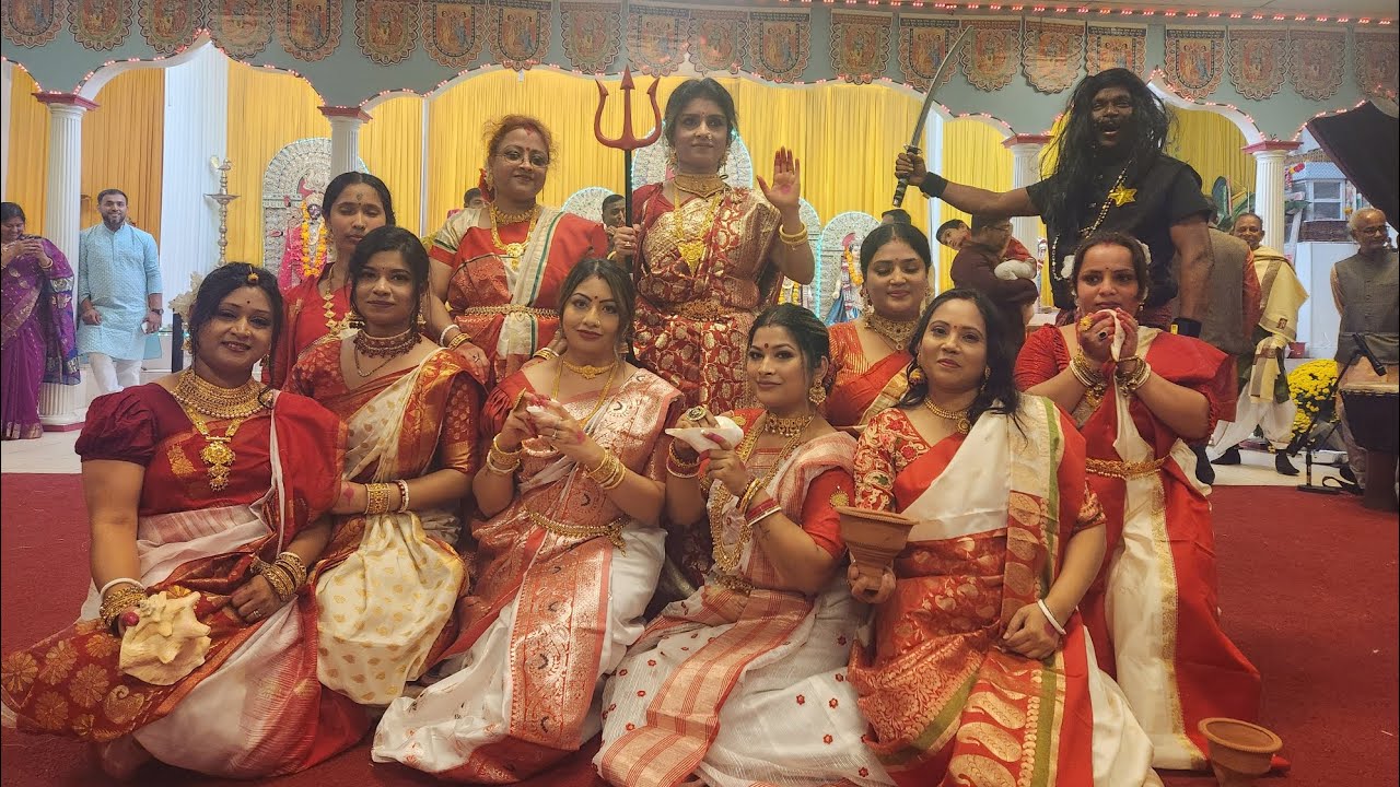 Dhunuchi Dance at Detroit Durga Temple - Durga Puja 2023 - YouTube