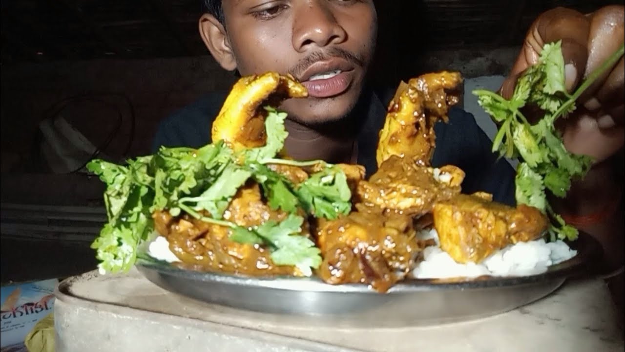 Eating chicken Curry 🍗 || With Rice 🌾 andgreen cor☘️ || indian food eat ...