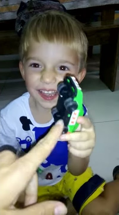 Miguel aprendendo as cores - YouTube