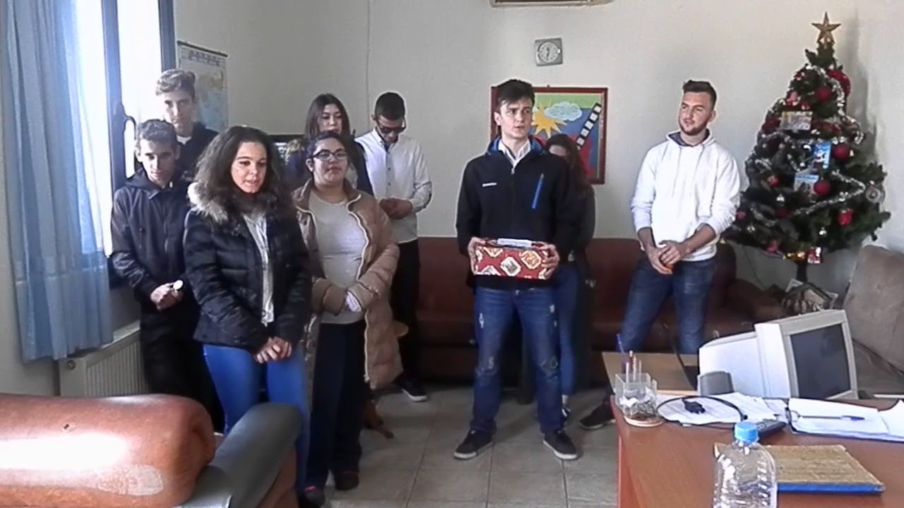Η Β' ΛΥΚΕΙΟΥ ΨΑΛΛΕΙ ΤΑ ΚΑΛΑΝΤΑ ΤΩΝ ΦΩΤΩΝ ΣΤΟ Π.Κ ΚΥΘΗΡΩΝ - YouTube
