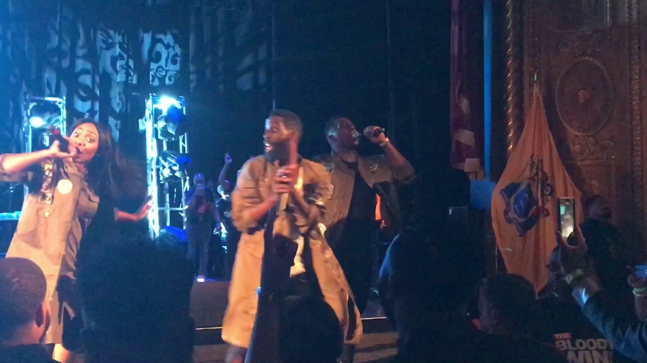 Taylor Gamble on guitar with Tye Tribbett - YouTube