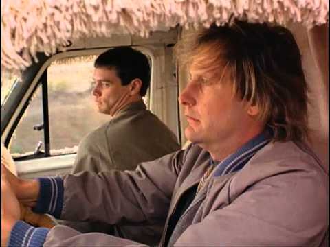 Эпизод из фильма "Тупой и еще тупее" - 2 - YouTube