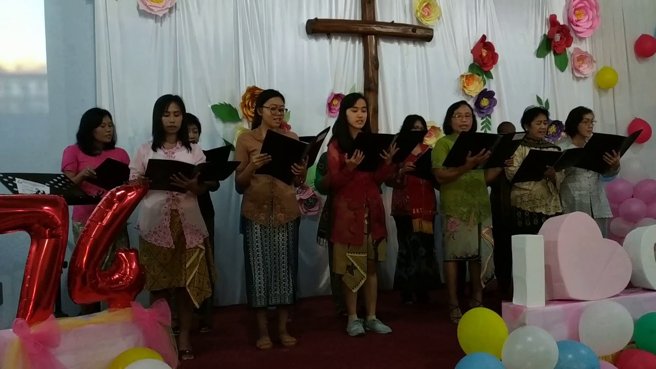 Persembahan Pujian Paduan Suara Dewasa - YouTube