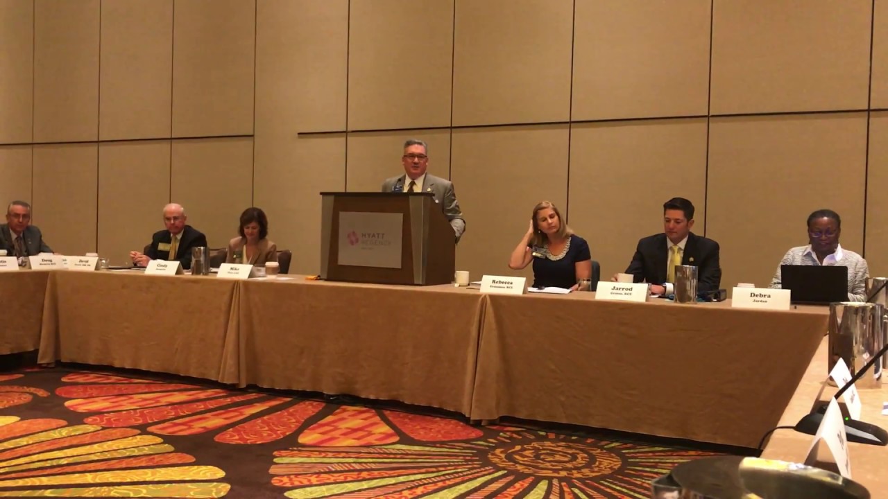 Mike Theo recognizes Marc Lebowitz at AEC Forum in Orlando - YouTube