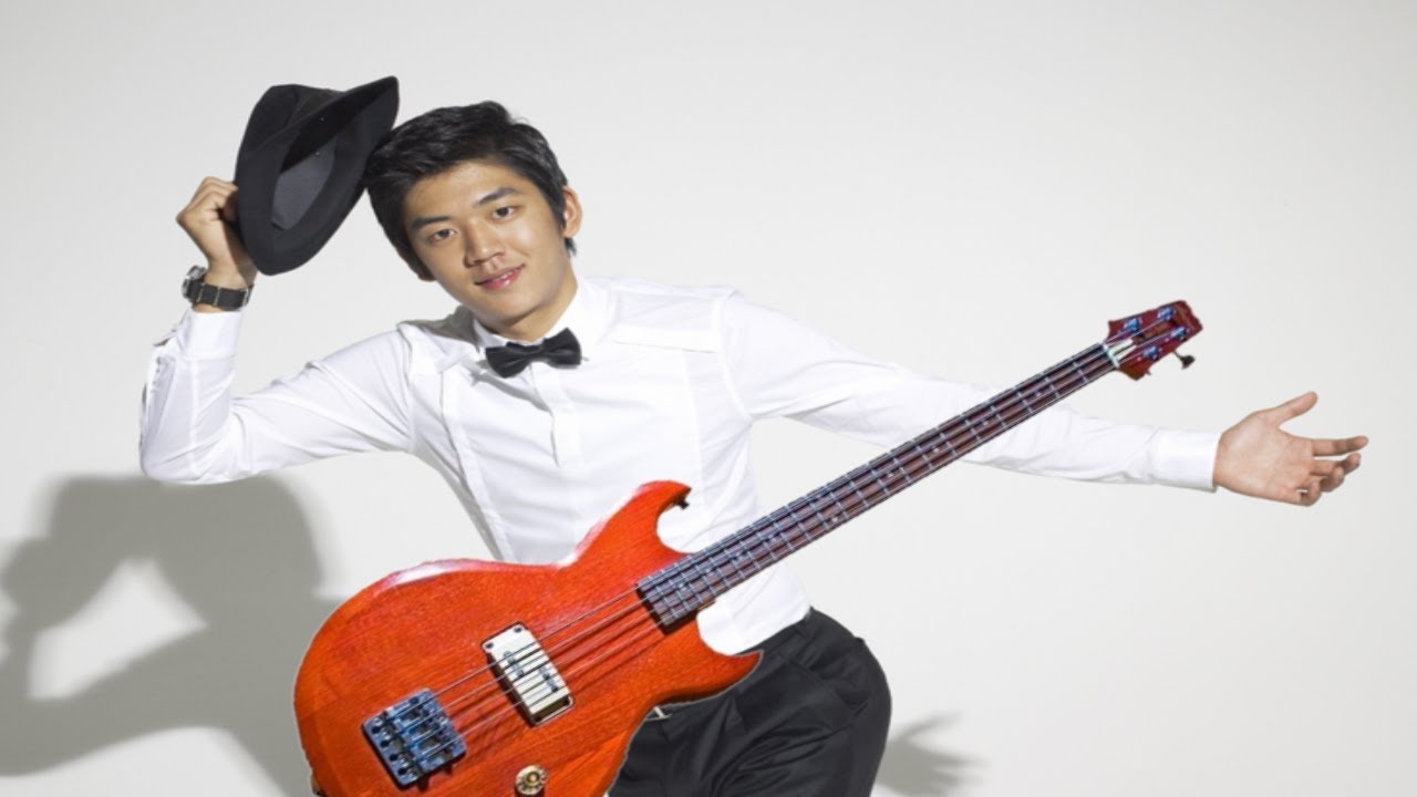 루시 Magic bass cover - YouTube