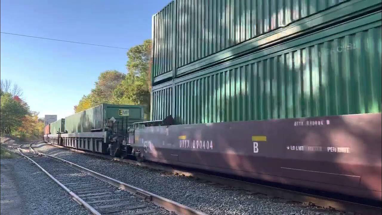 NS 9768 Dash9 leads NS 28X with a Nice K5LA horn In Piscataway,NJ - YouTube