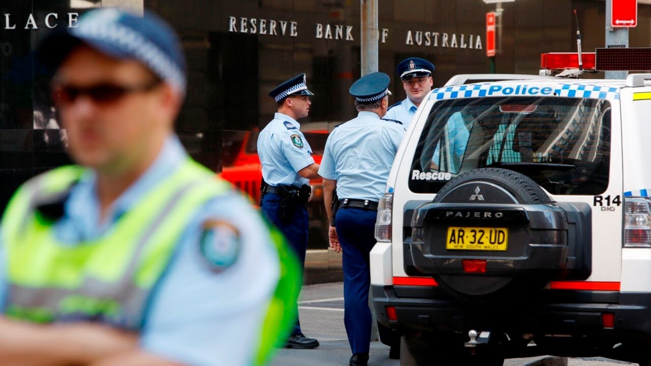 NSW Police struggle to find new recruits - YouTube