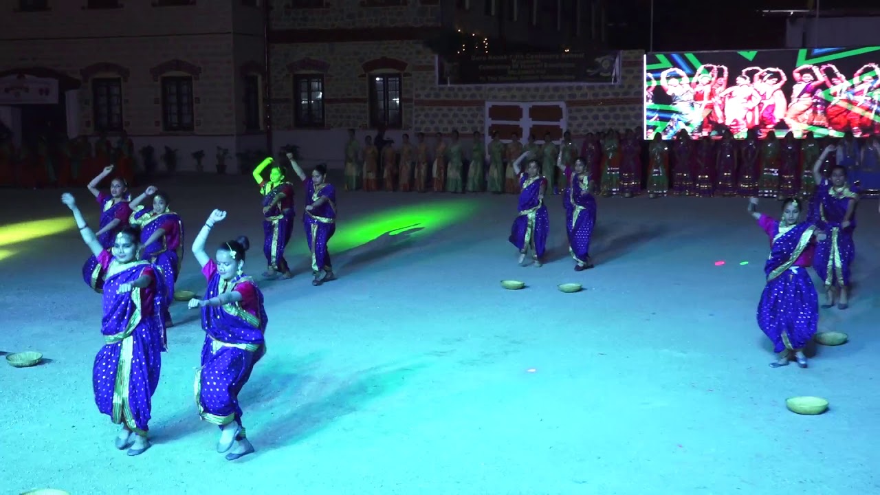 Marathi Dance by Centonians - YouTube