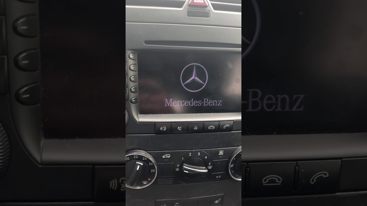 Radio stuck on Mercedes Logo - YouTube