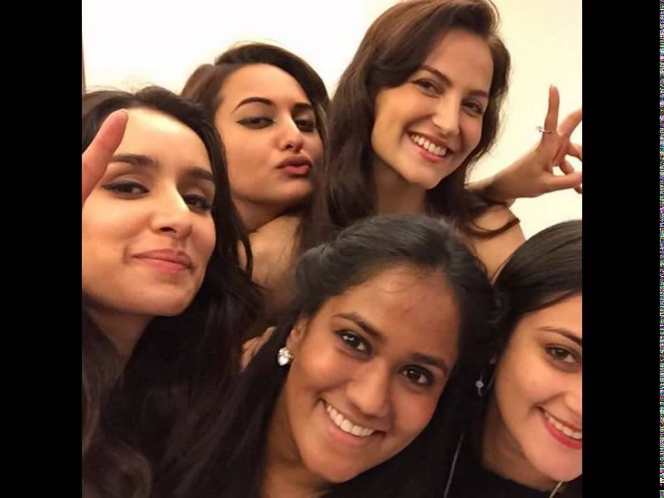 Shuddi Heroes Salman Varun Bond At ABCD 2 Party YouTube shuddi-heroes-salman-varun-bond-at-abcd-2-party-youtube