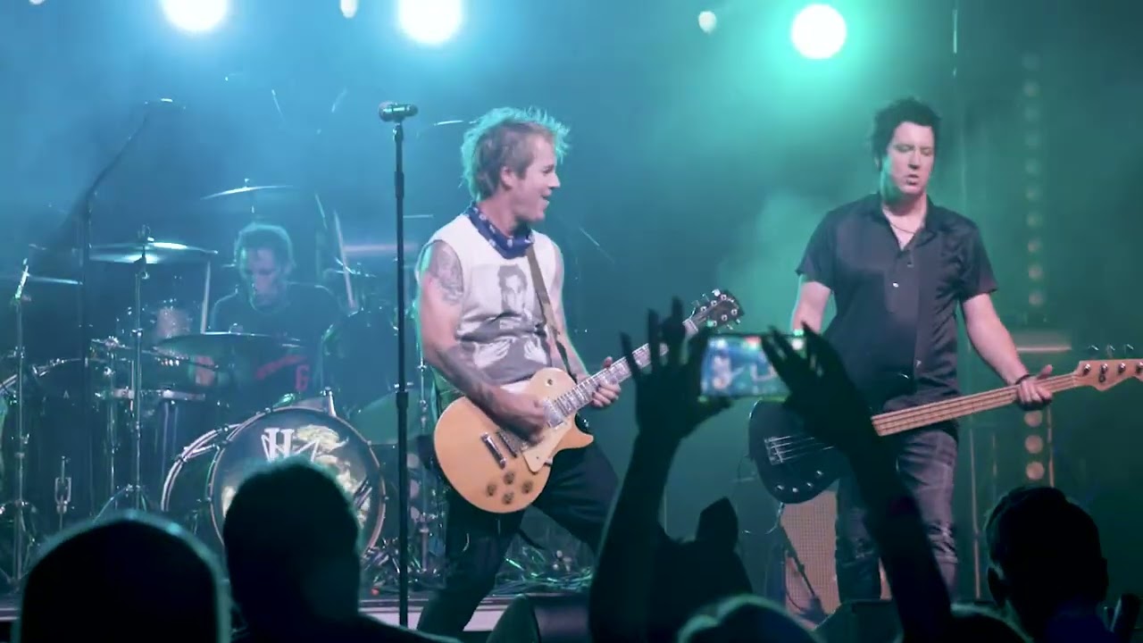 HANDSOME DEVIL - Makin’ Money (HD20 - Live in Orange County) - YouTube