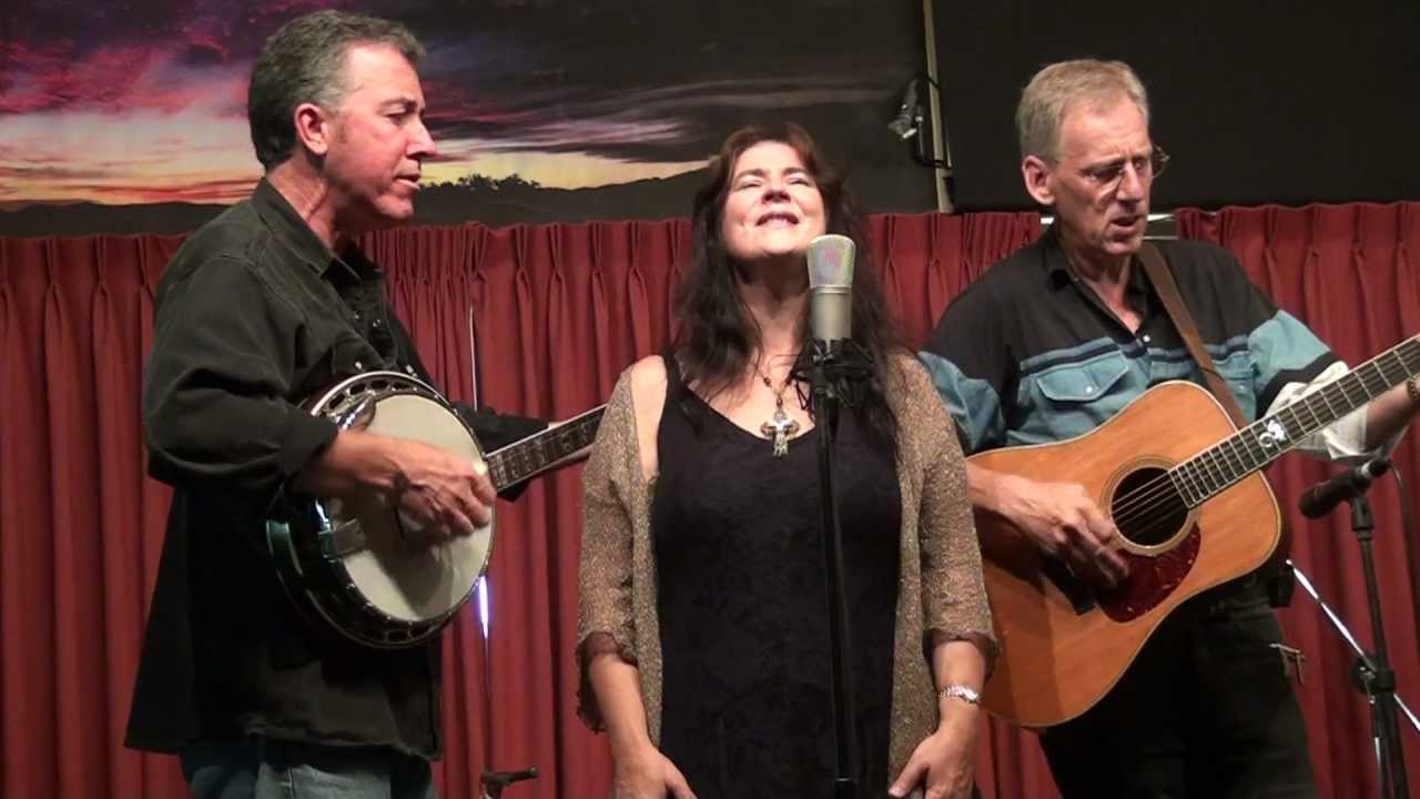 Karen Lynne - Roses In The Snow - YouTube