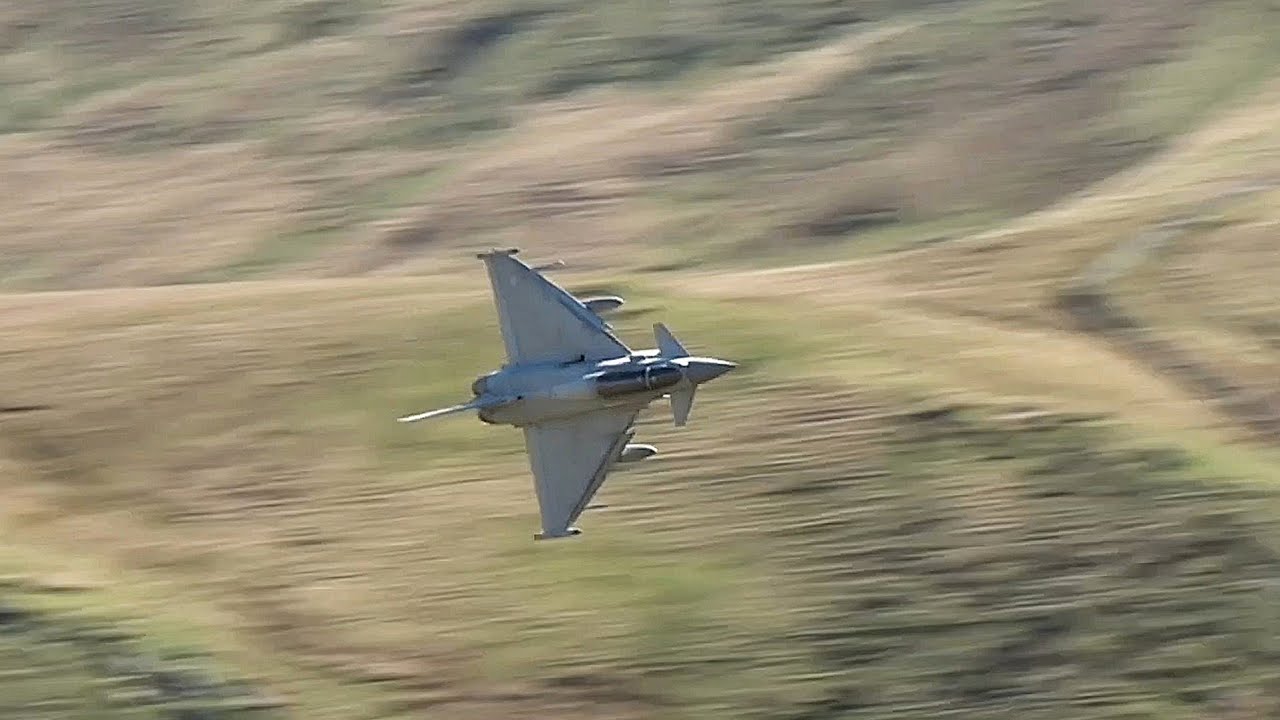 AAC APACHE pilot gets the thrill of a lifetime in the back of a ...