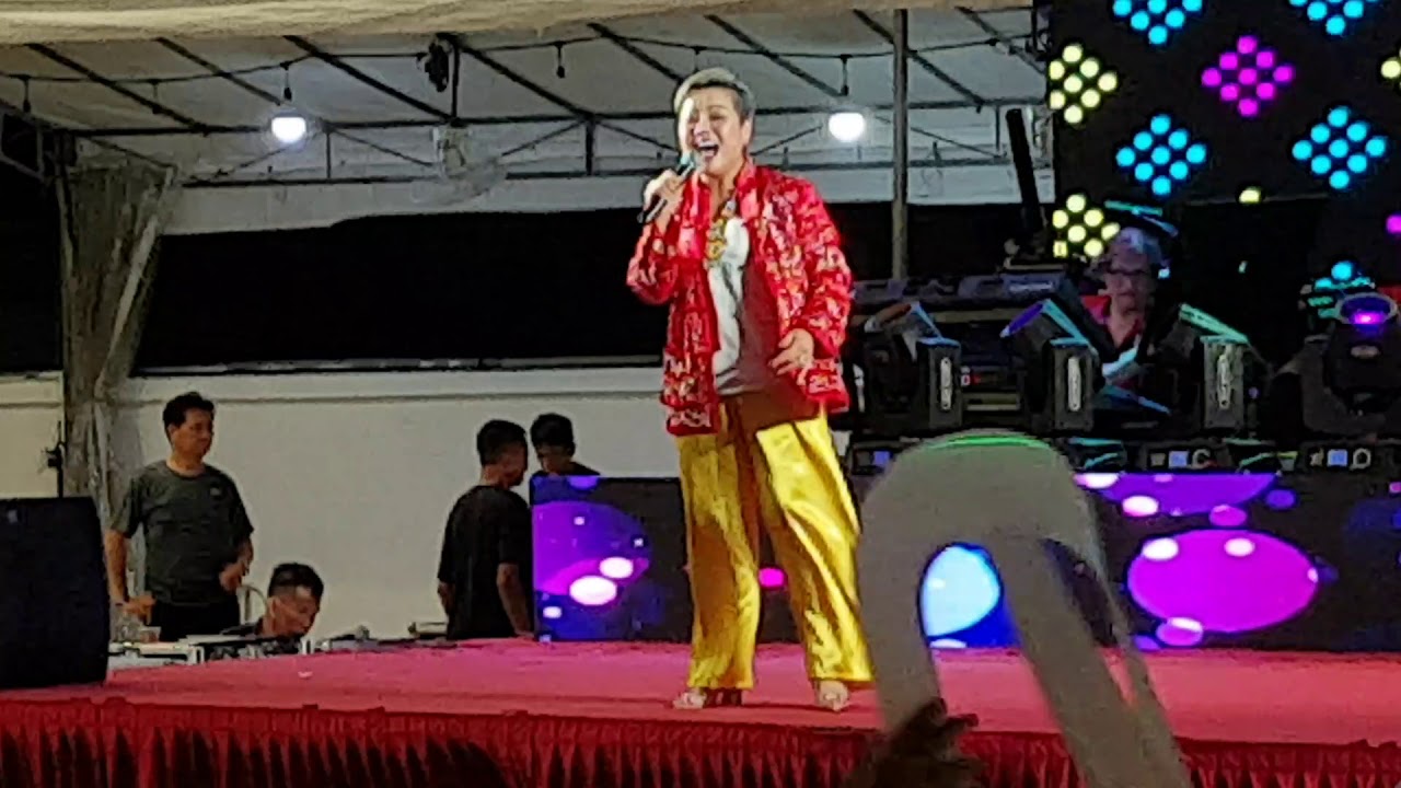 Getai Show - YouTube