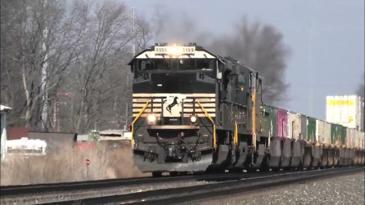 NS 1159 West in Rolling Prairie, IN 3/15/22 - YouTube
