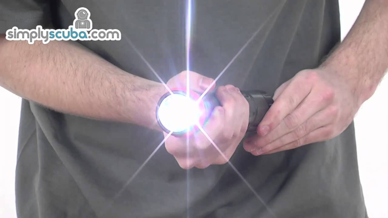 Metalsub XRE 500 Rechargable Handheld Torch - www.simplyscuba.com - YouTube