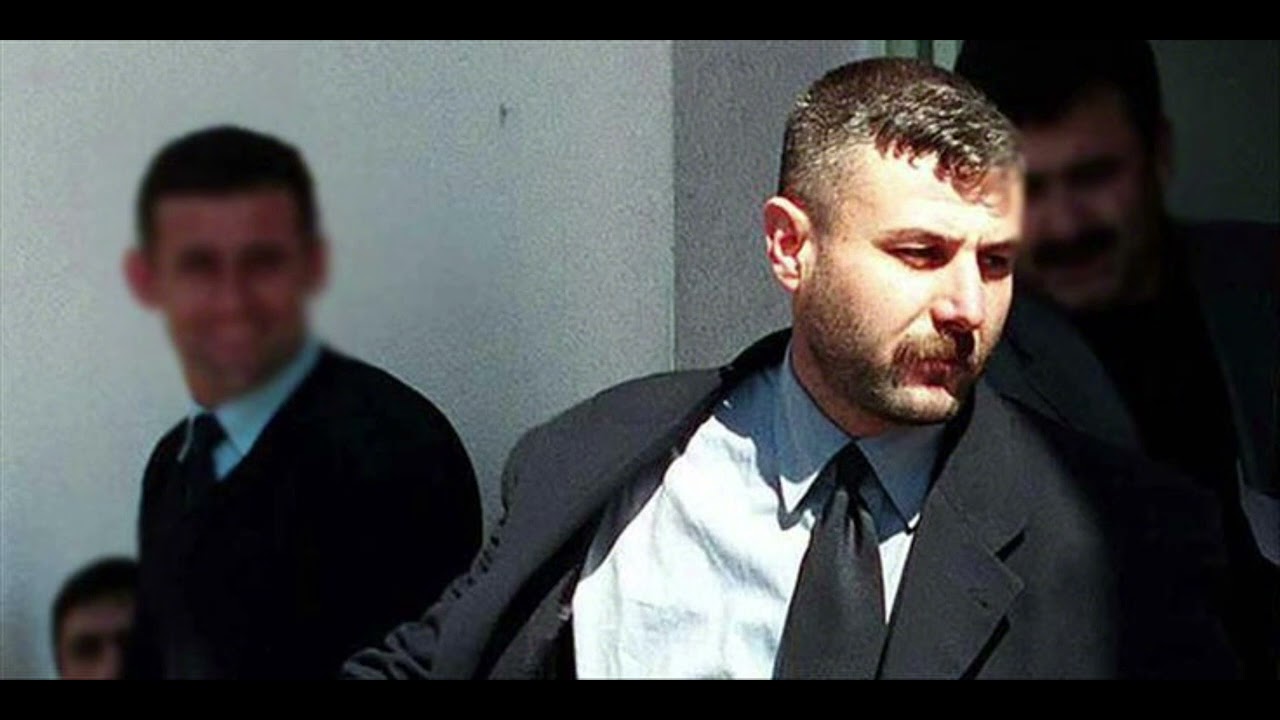 Azer Bülbül - Ben yine sana vurgunumm - YouTube Music