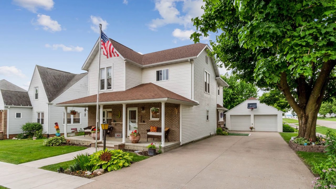 209 3rd Ave, Keystone, IA 52249 - YouTube