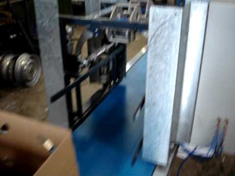 Automatic box closing machine 1 - YouTube