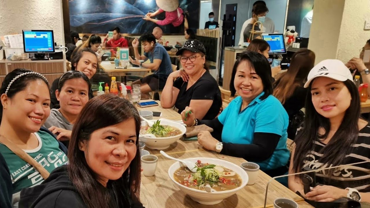 Mukbang Vietnamese Noodle at vietnamese Cuisine! soo yummy 😋 Lady ...