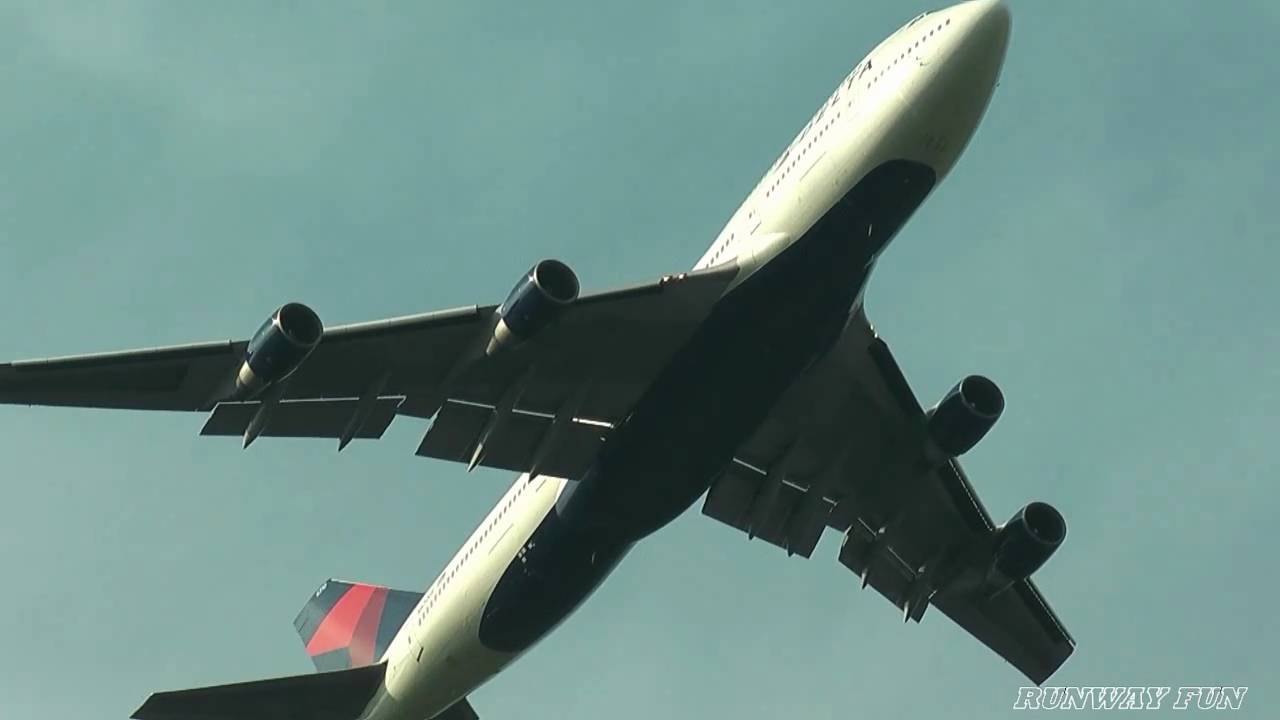 Go-around Delta B747 RJAA 成田空港 - YouTube