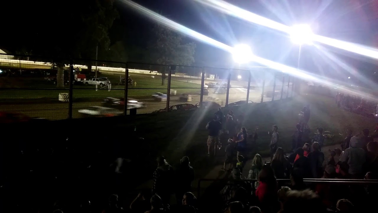 West liberty raceway in iowa - YouTube