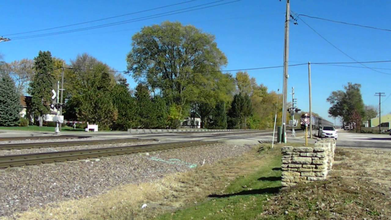 Metra 135 Arrives La Fox With An Outbound Train - YouTube