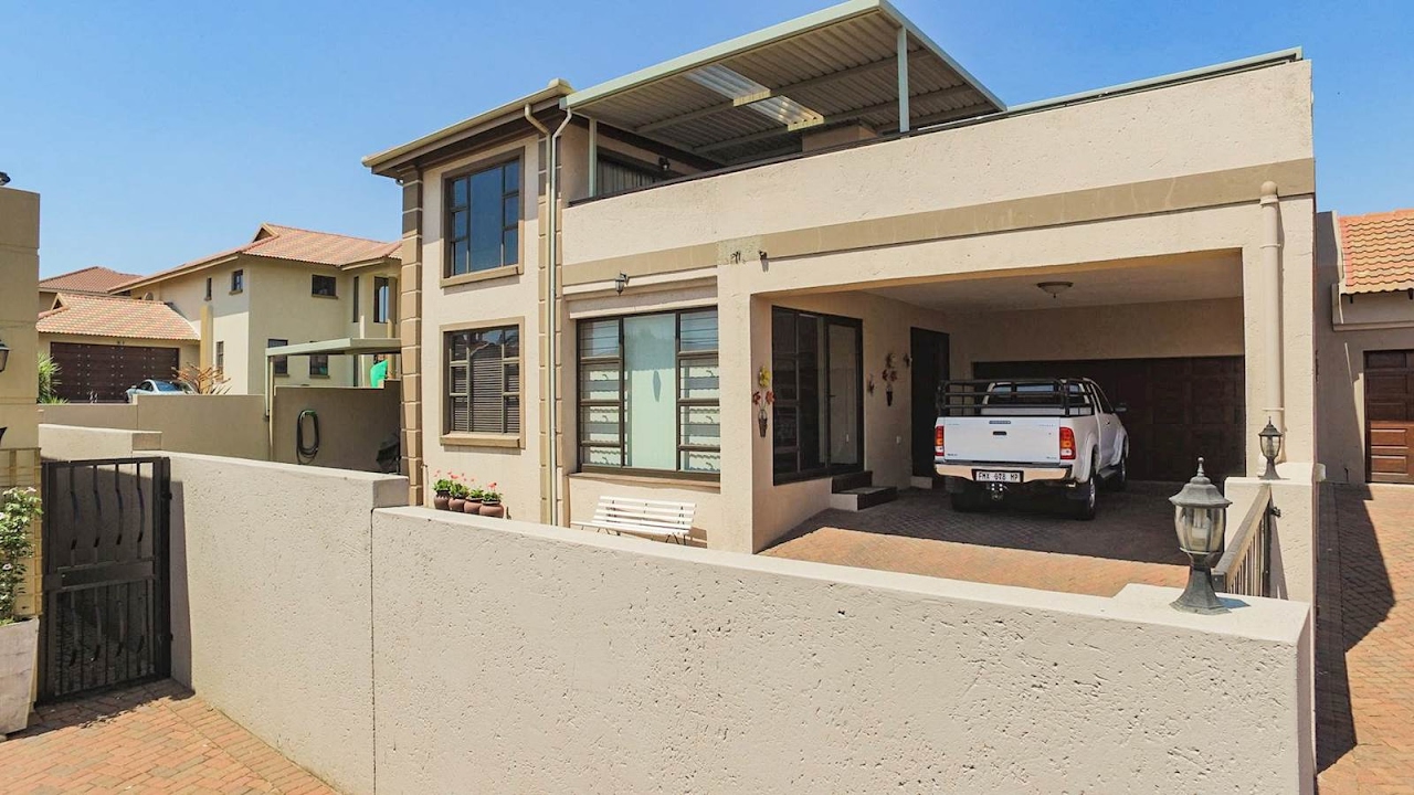 3 Bedroom Cluster for sale in Mpumalanga | Witbank | Ben Fleur | 12 ...