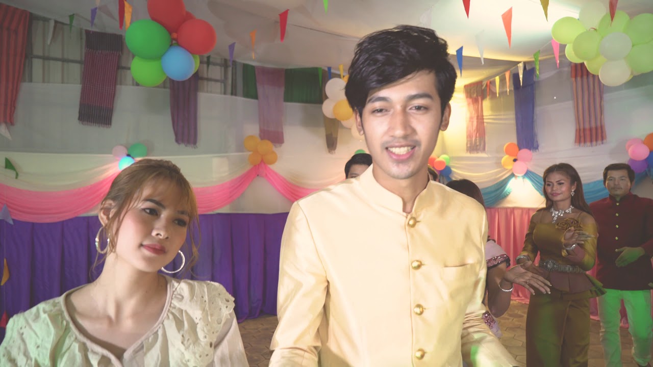 ក្រមុំព្រួលៗ - ច្រៀងដោយ៖ នាង ប្រាក់សុគន្ធ និង ដានីកា ( Kromom Proul ...