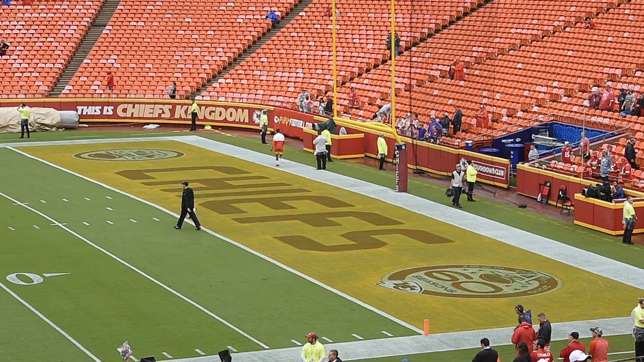 Chiefs brings back the retro-look gold end zones at home opener against ...