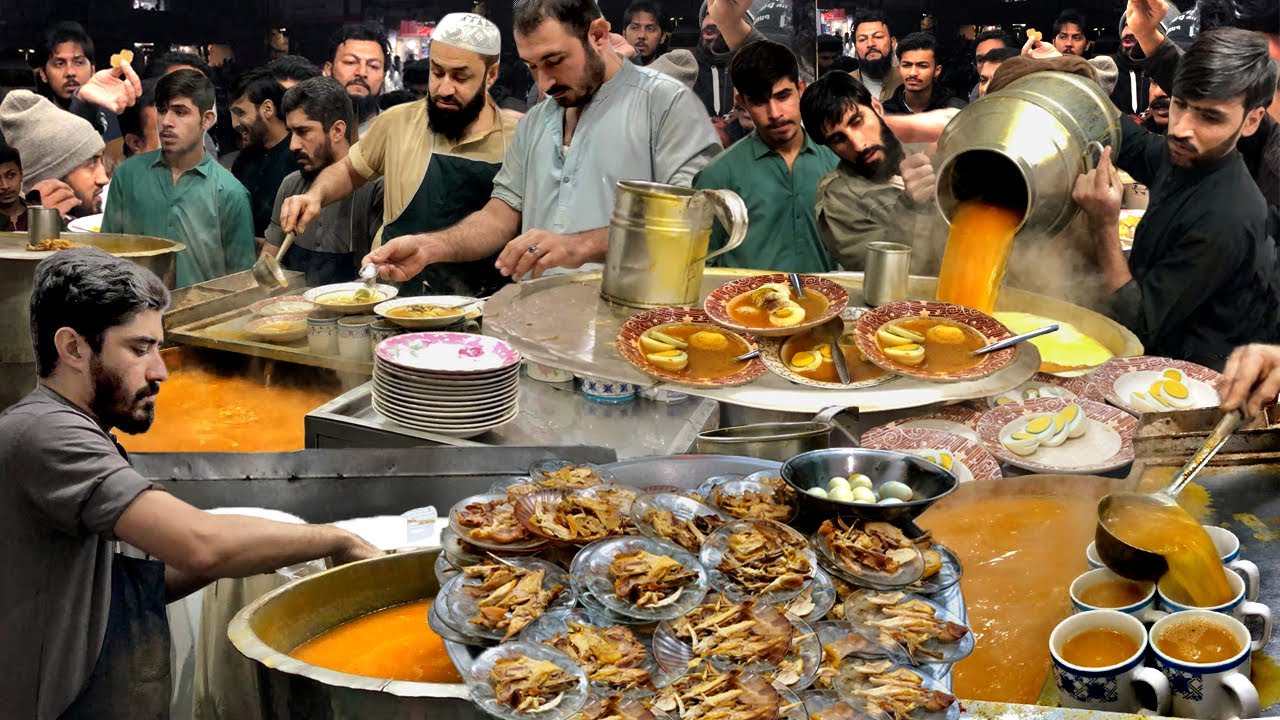 Tasty Peshawri Yakhni Soup😍 Pakhtoon Brothers Selling Special Yakhni ...