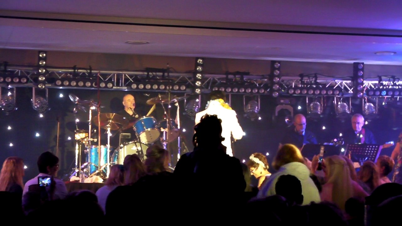 Gordon Davis , Ít,s Elvis Time in Wageningen 19 nov. 2016. - YouTube