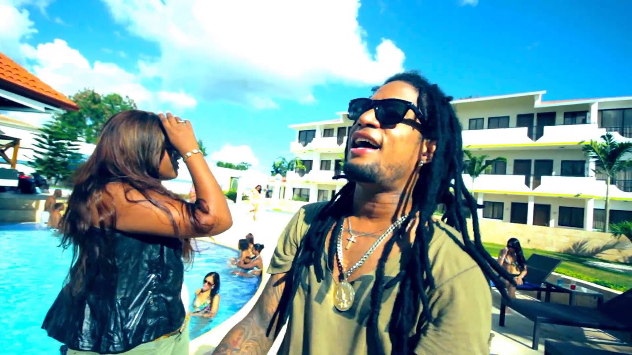 vakero ft farah echale agua video oficial 2012 - YouTube