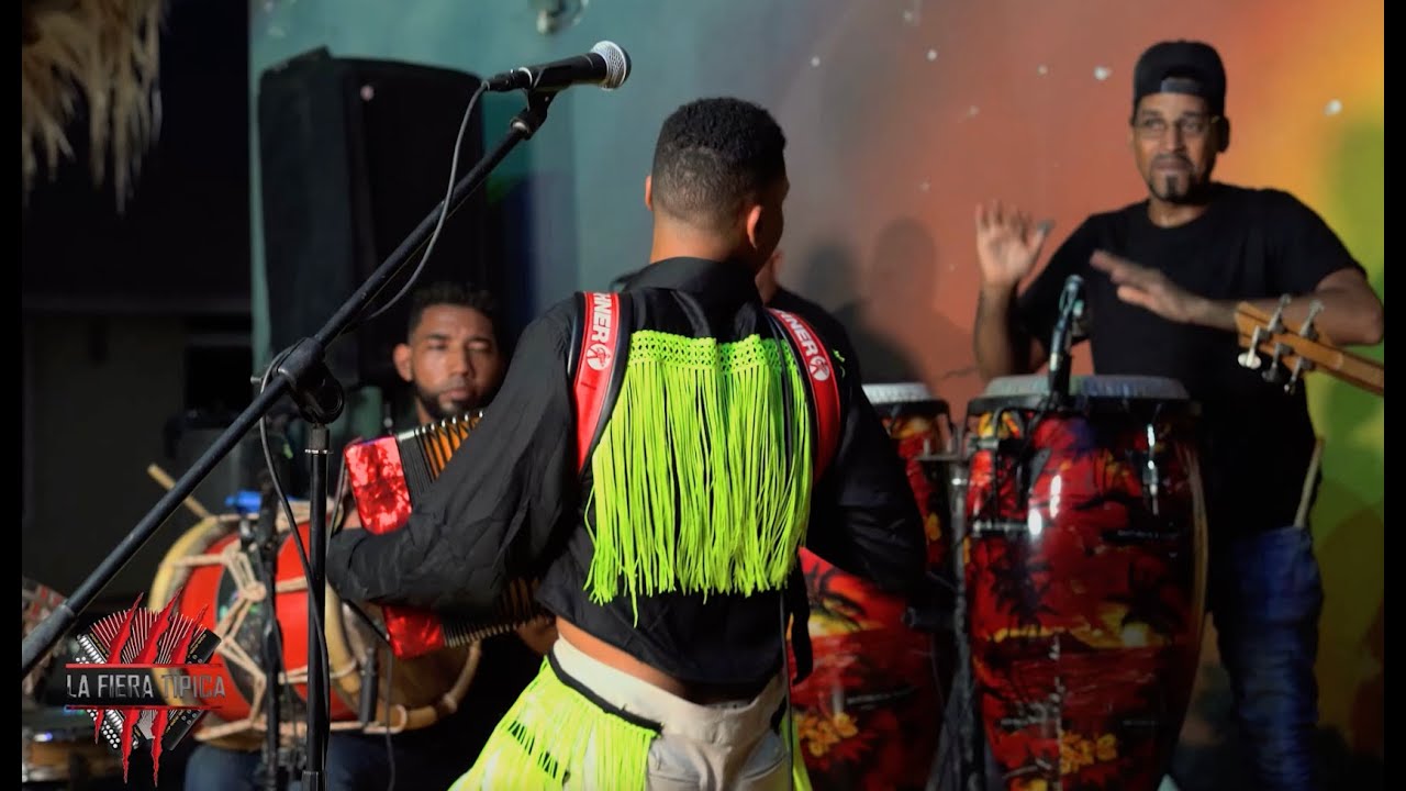 La Fiera Típica - La Fiera (En Vivo) - YouTube