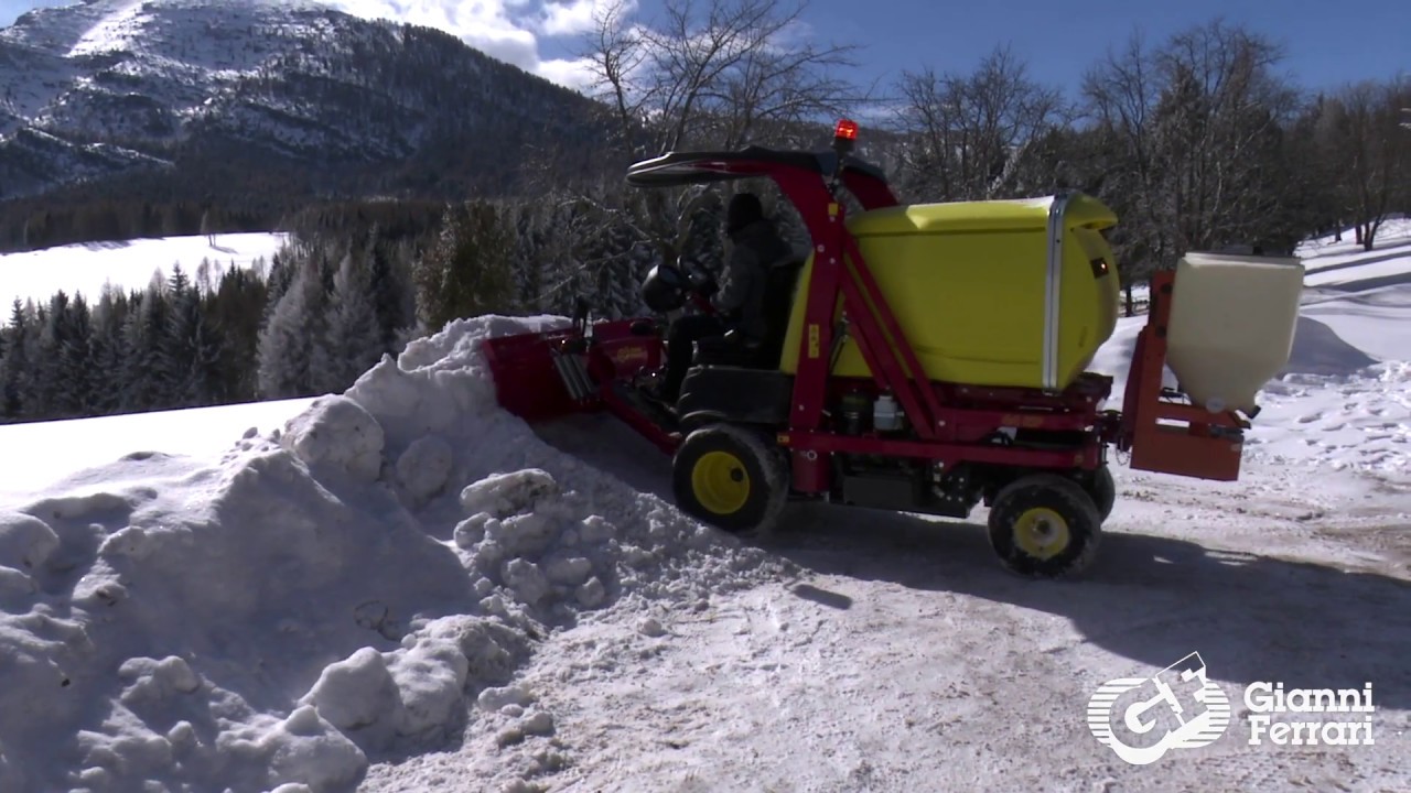 Gianni Ferrari Turbo 4 doing snow clearance with snow blade and salt ...