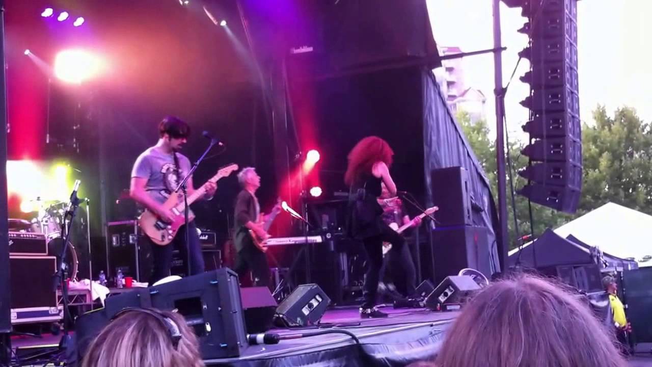 Headpins - "Turn It Loud" - YouTube