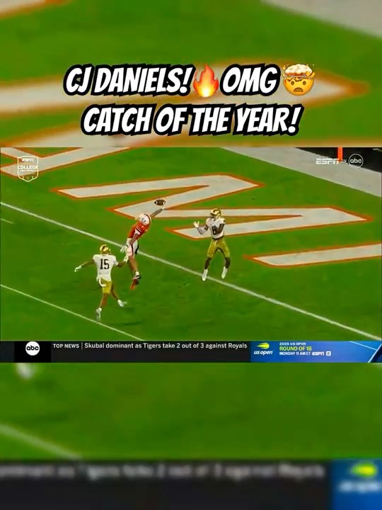 CJ Daniels ONE HANDED CATCH Vs NOTRE DAME! 🤯 #cfb #miami #notredame ...