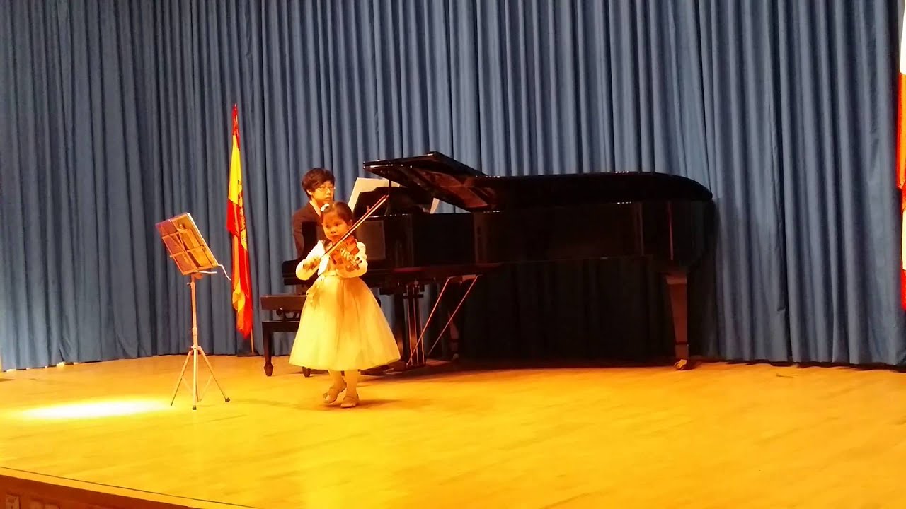 YOULAN LIN with concertino 4 YEARS OLD IN HER SOLO SHOW VIOLIN CONCERT ...