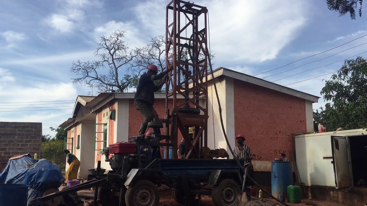Borehole drilling using mud circulation rotary technique. - YouTube