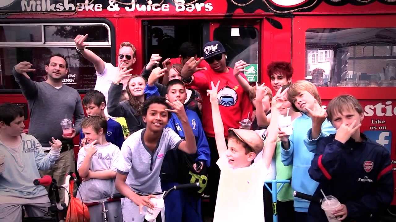 VAS Shake Freestyle on board the ShakeTastic Bus! - YouTube